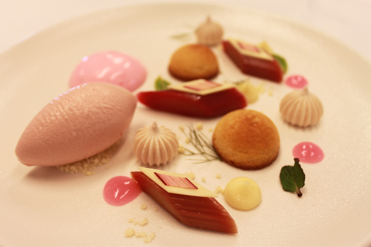 Desserter med rabarber | smagforlivet.dk